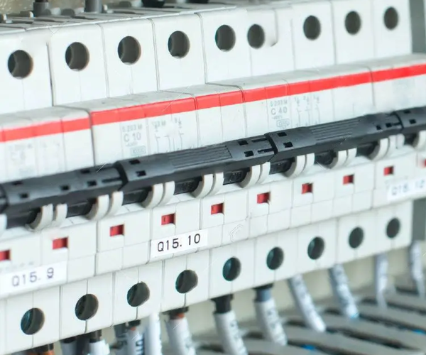 Circuit Breakers, Fuses and Panels – Mega Hardware